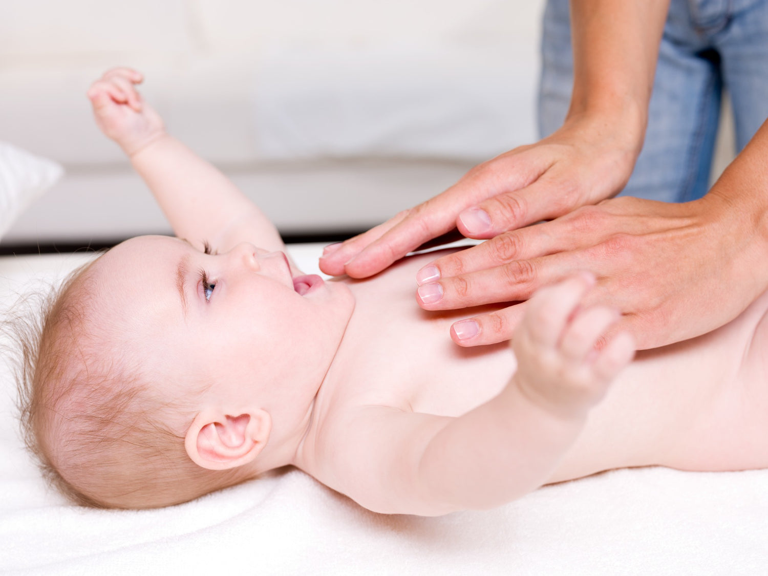 Easy Guide To Babies Massage | Benefits Massage & How To Do It ...